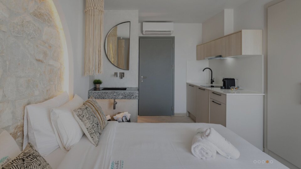 Amalthia Luxury Suites | Polihrono apartmani letovanje 2026| Club Paradiso
