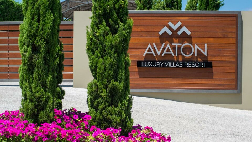 Avaton Luxury Villas Resort | Nea Roda apartmani letovanje 2025| Club ...