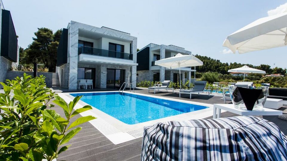 Crystal Villas Suites| Polihrono apartmani letovanje 2026| Club Paradiso