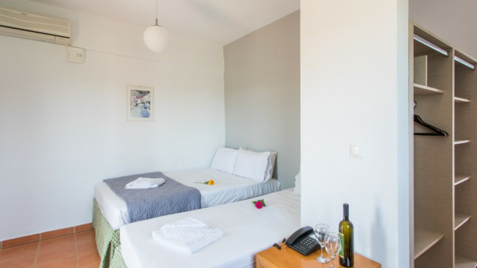 Hotel Coral Blue 3*| Gerakini hoteli letovanje 2024 | Club Paradiso