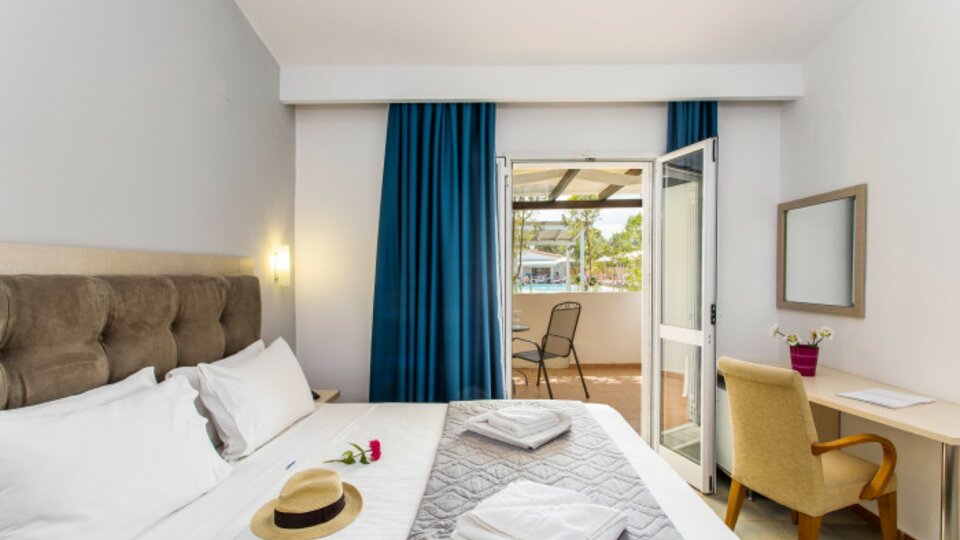 Hotel Coral Blue 3*| Gerakini hoteli letovanje 2025 | Club Paradiso