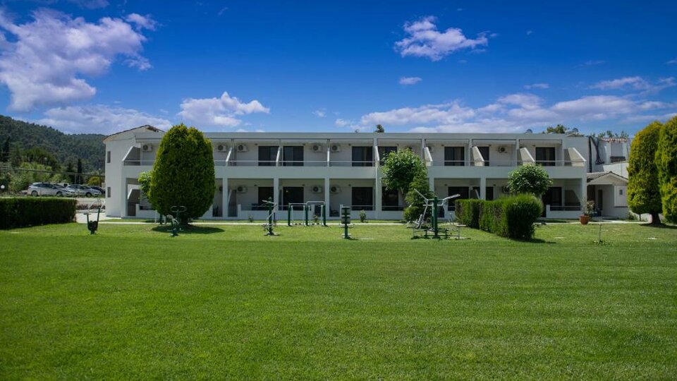 Hotel Rema 3* | Vurvuru hoteli letovanje2025 | Club Paradiso