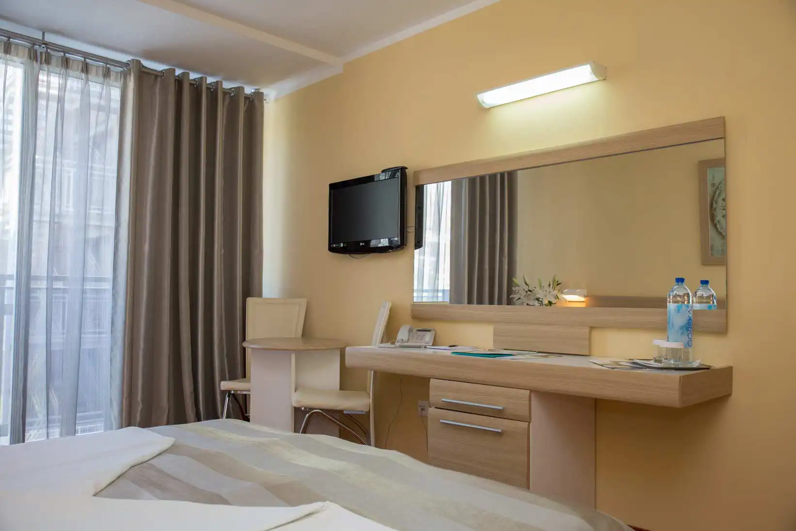 Hotel Tara 4* | Letovanje Bečići 2025 | Club Paradiso